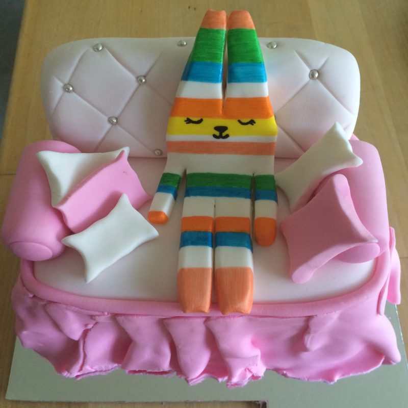 Relax in Sweet Style: iCake's Sofa Fondant Cake - A Deliciously ...