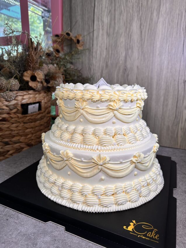 Elegance in Every Bite: Discover iCake's White Pearls Cake in Melbourne - iCake | Melbourne Best ...